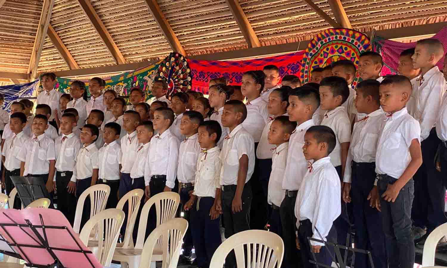 Orquesta y Coro Intercultural Núcleo Wayuu Taya en concierto