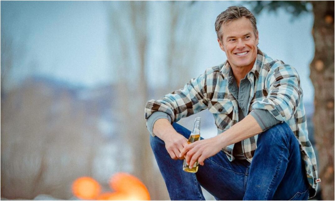 Fallece el actor y modelo Alec Musser a sus 50 años